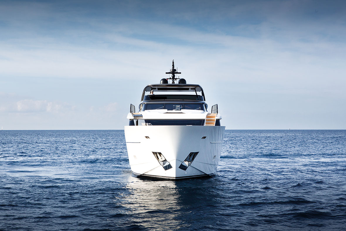 SL102 Asymmetric, an ode to asymmetry - Barchemagazine.com