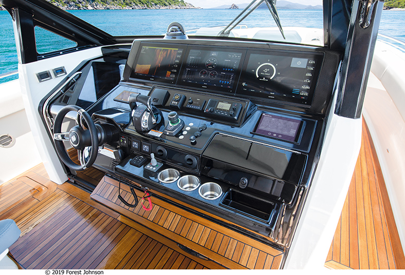 Ocean Alexander 45 Divergence , a sporty character - Barchemagazine