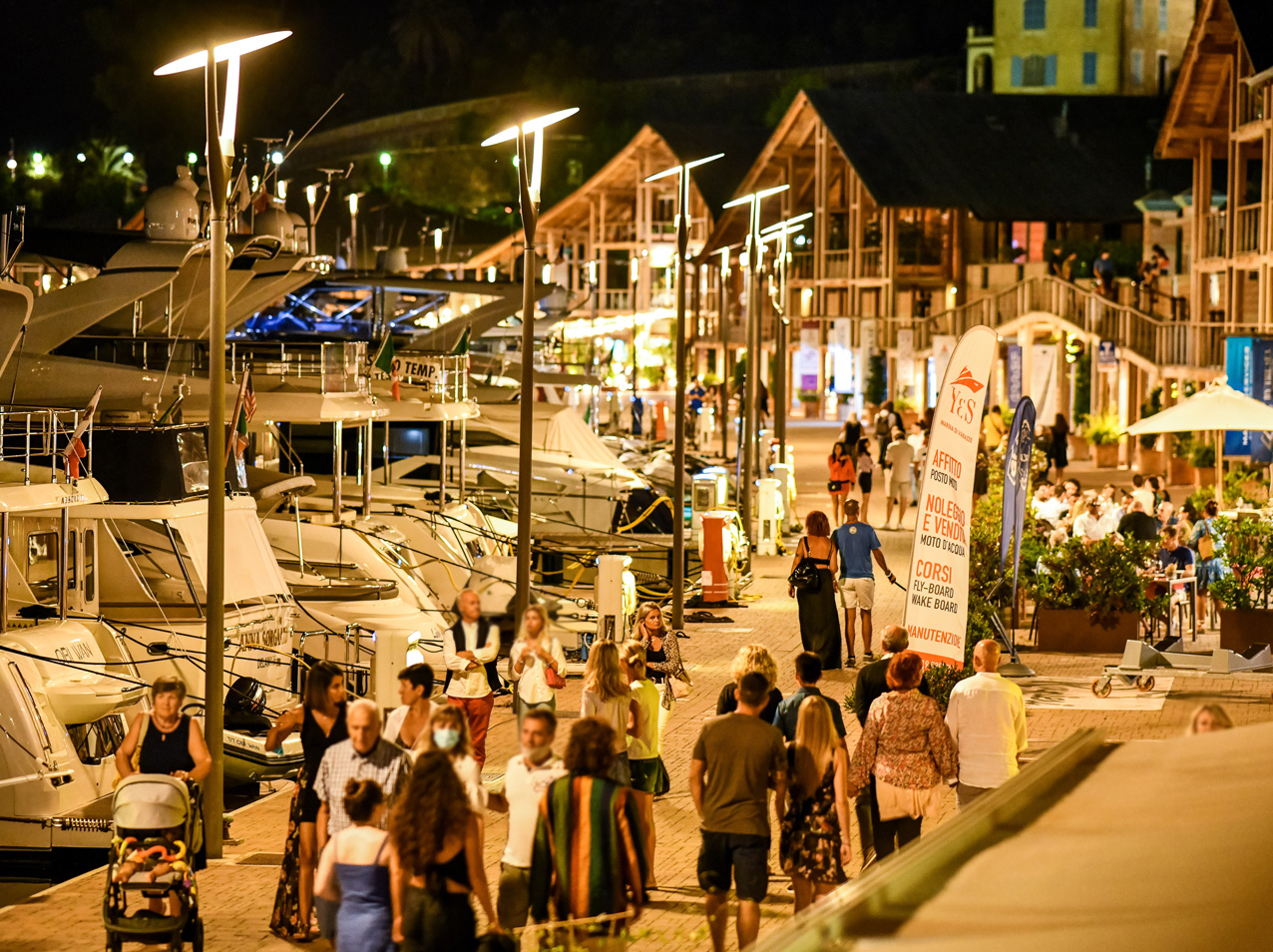 Sport e spettacolo vanno in scena al Marina di Varazze - Barche ...