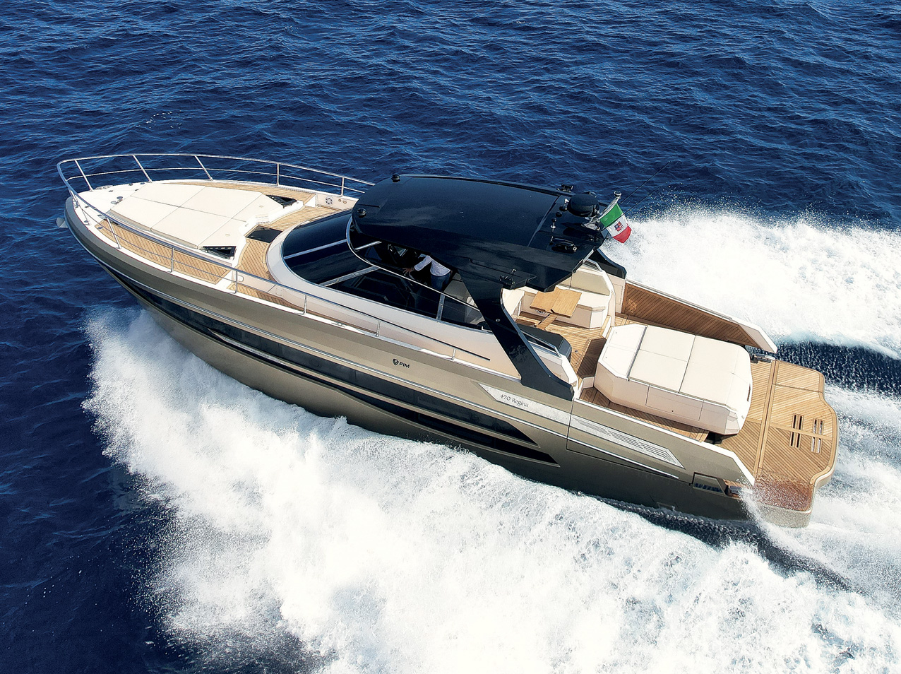 Regina 470, much more than a motorboat - Barche Magazine ISP