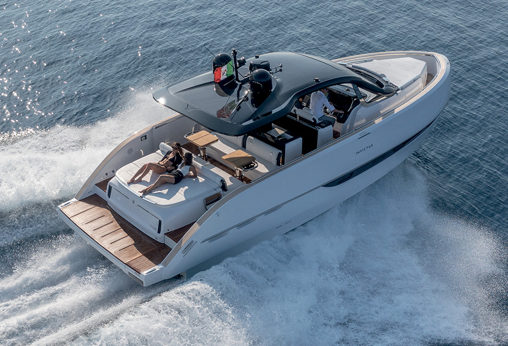 Invictus TT420 - 40 piedi e non sentirli - Barche Magazine ISP