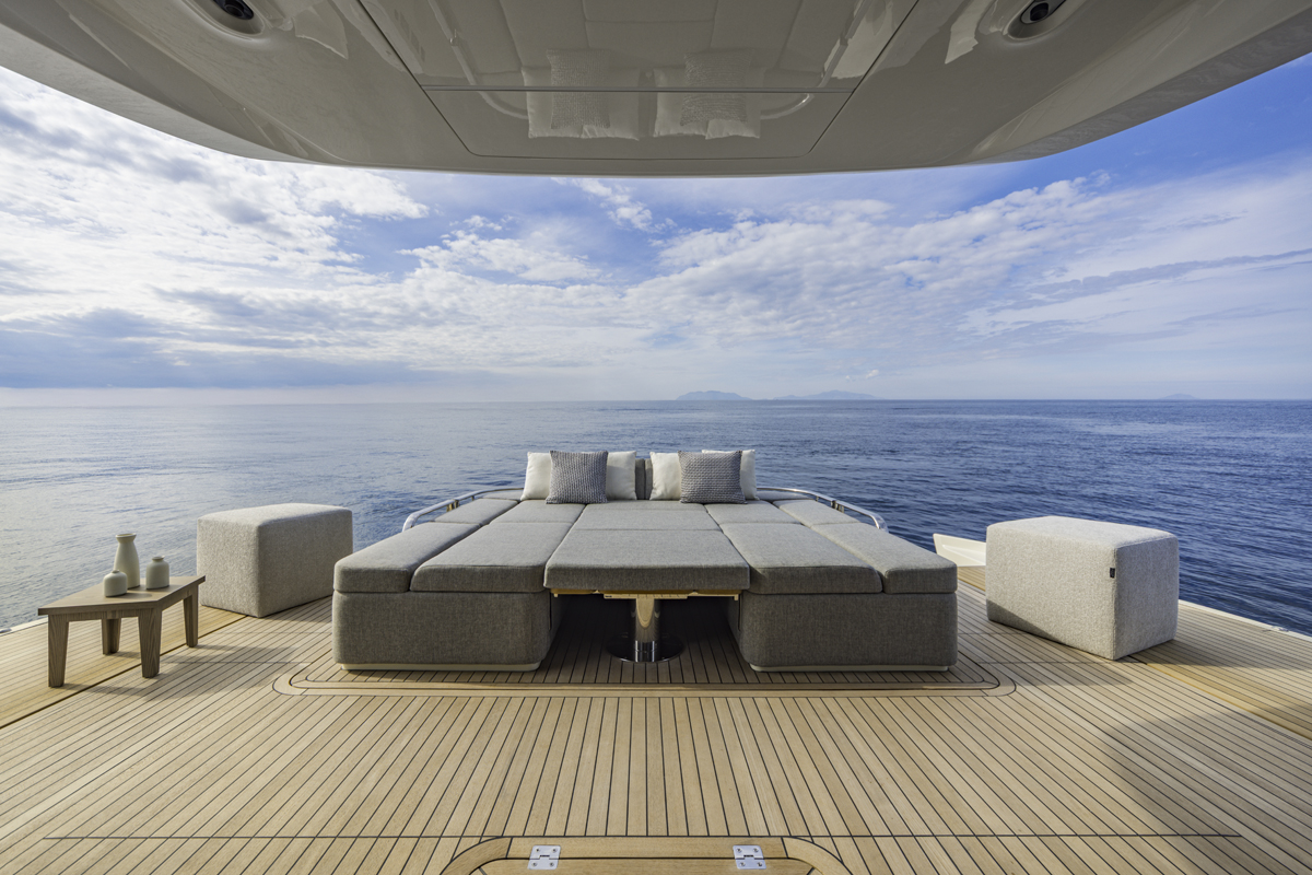 Invictus Yacht unveils two world premieres in Cannes - Barche Magazine ISP