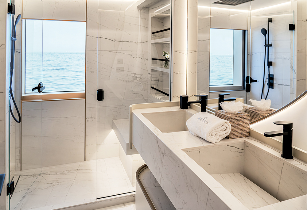 Majesty 100 Terrace - Best range cruising - Barche Magazine ISP